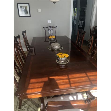 Thomasville Mahogany Dining Table W 8 Chairs AptDeco