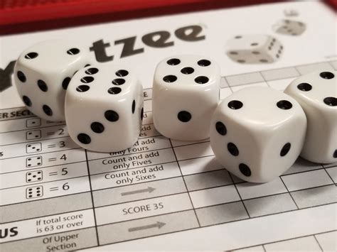 How To Play Yahtzee Scoring Rolls Dice Combinations