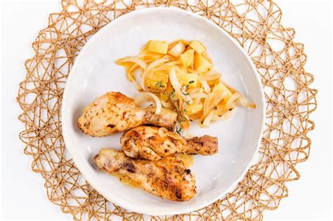 Unos Sabrosos Muslos De Pollo Al Horno