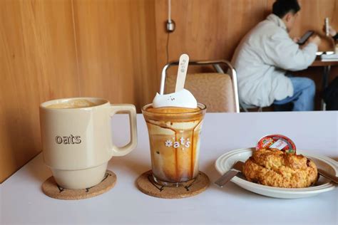 Oats Coffee 오츠커피 Seoul Famous For Signature Einspanner And Artisanal Scones At Yeonnam And