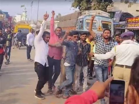 Farmer Leader Ravikant Tupkar Arrested After Tupkar S Arrest Tires Were Burnt At Various Places