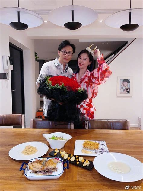翁虹與家人分隔14個月終團聚 53歲生日自覺似35歲？ 亞洲 明周娛樂