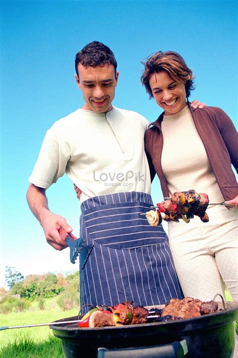 함께 바베 큐 커플 사진 무료 다운로드 Lovepik