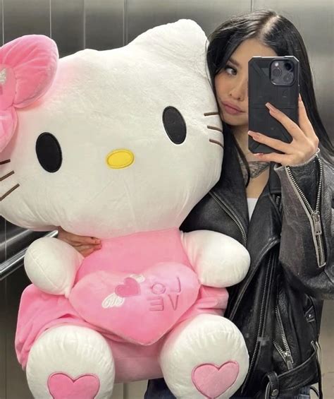 Пин от пользователя J🌸 на доске Hello Kitty Идеи для фото Стримеры Луна