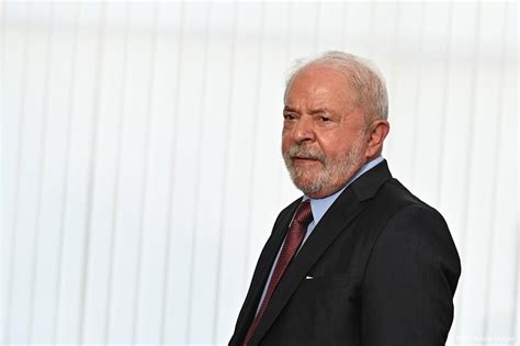 Lula Neemt Afscheid Van Pel In Voetbalstadion