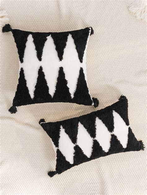 Black And White Tufted Tassel Cushion Cover