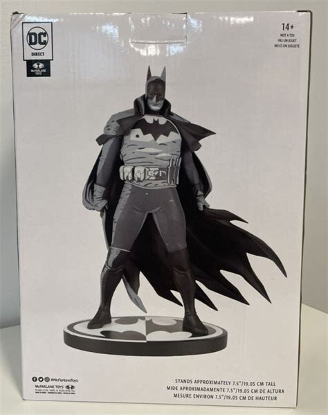 Dc Direct Mcfarlane Batman Black And White Statue Based On Art By Mike