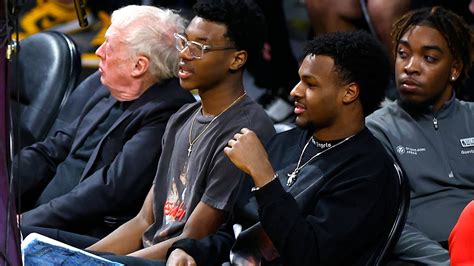 Lebron James Has Fun Moment With Sons Bronny Bryce On Record Night