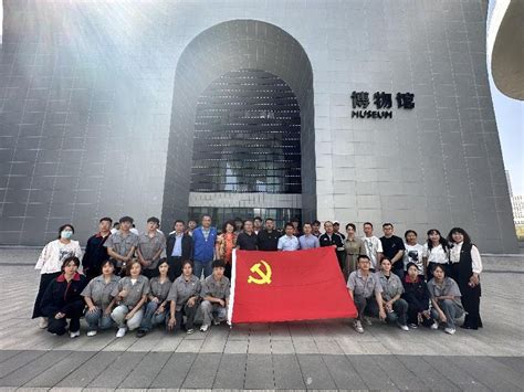 弘扬爱国精神，赓续红色血脉——道路桥梁工程学院走进乌鲁木齐市博物馆开展主题党日活动 新疆交通职业技术学院