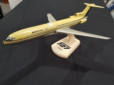 Lot Boeing 727 Model Plane On Stand Scale 1 100