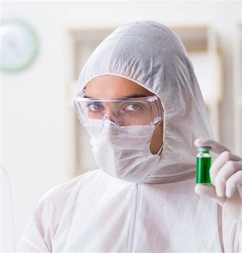 Lab Assistant Testing Water Quality Stock Image Image Of Liquid Medicine 271152181