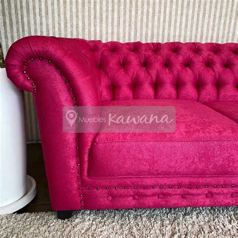 Sillón Chesterfield Capitoneado de plazas fucsia rosado Muebles Kawana Costa Rica