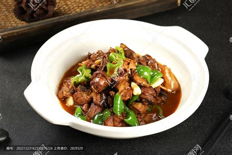 砂锅青椒焖鸭 中国菜系 食品餐饮 摄影素材 汇图网www huitu
