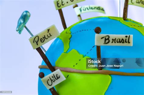미니어처 세계 다른 나라와 소형 비행기 여행 컨셉의 페 넌 트 0명에 대한 스톡 사진 및 기타 이미지 0명 개념 개념과 주제 Istock