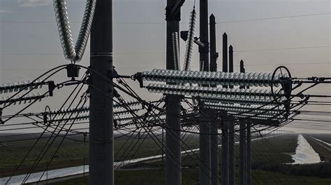 States Join Biden Administration In Bid To Modernize Aging Grid