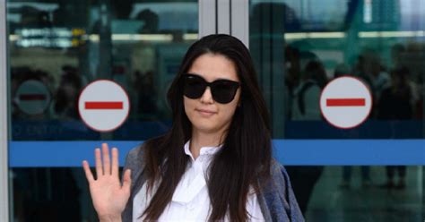 포토 전지현 독보적인 공항패션의 기준