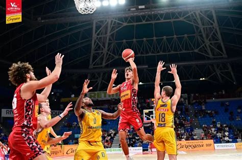 Basket Carpegna Prosciutto Pesaro Un Tour De Force Dal Quale Uscire Vivi Metropolitan Magazine