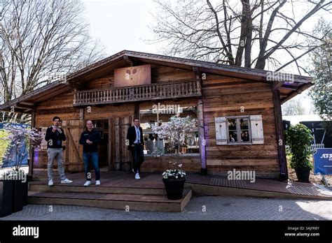 Der Eingang Zum Neuen Vip Bereich Der Bmw Open Golden Racket Court Bmw