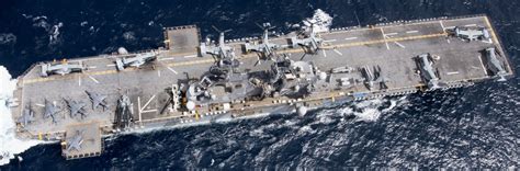 Lhd 7 Uss Iwo Jima Wasp Class Amphibious Assault Ship Navy