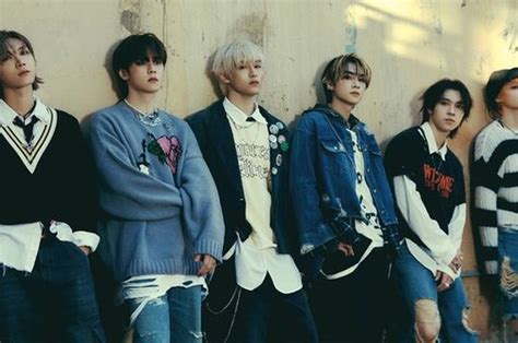 Lirik Lagu Poppin Love WayV Dengan Pinyin Dan Romanization Sonora Id