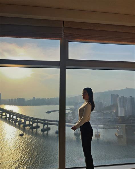 쇼호스트 최아영 화장안하고 편한 옷입고 산책 소소한행복🌼 여기서도 둥절 Instagram