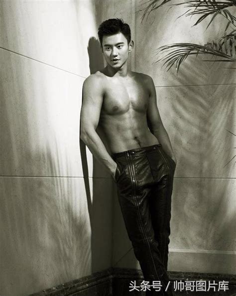 寧澤濤拍攝大尺度半裸寫真，讓女人和男人都瘋狂尖叫！ 每日頭條