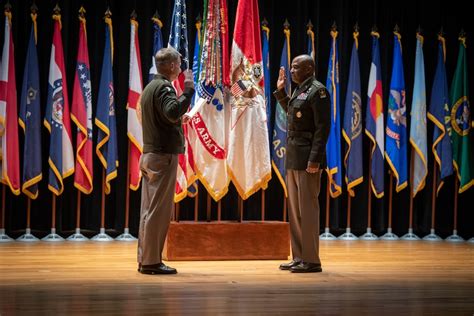 Vereen Relinquishes Command Pins Third Star U S ARMY RECRUITING COMMAND U S Army