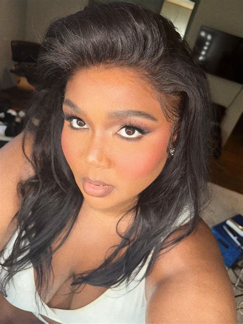 Gaynyra Niggaryen On Twitter Rt Lizzo Yes I Know My Body Is