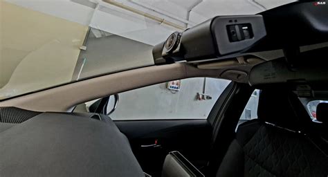 Montaż wideorejestratorów FineVu GX 1000 w Toyocie Corolli Sound