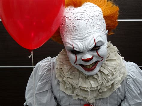 大ヒットホラー『it／イット “それ”が見えたら、終わり。』恐怖のピエロが編集部にやってきた 「俺様の映画を観ろ、絶対にだ」 ホラー通信