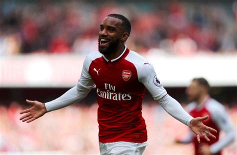 Team News Arsenal Boss Offers Injury Update On Bellerin Monreal