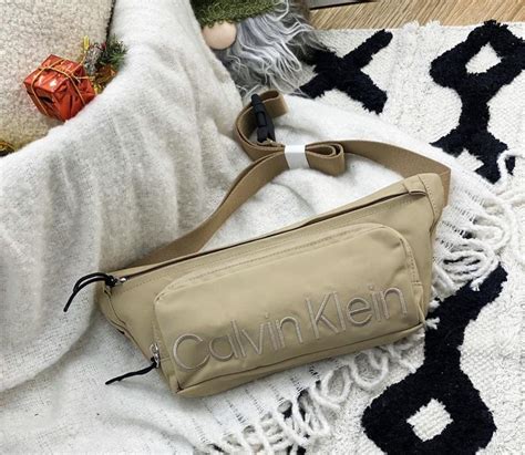 Бананка Calvin Klein — ціна 1599 грн у каталозі Бананки Купити аксесуари за доступною ціною на