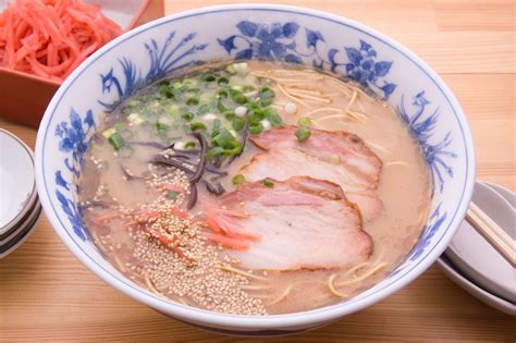 博多といえば豚骨ラーメンですよね。博多には豚骨ラーメンの名店が沢山あります。今回はその中でも特に人気のあるお店を7つ厳選しました。本当に