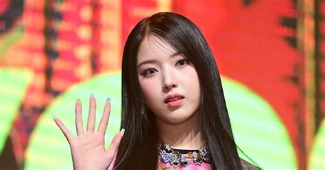 엔믹스 지우 블랙 치마에 레드 하트[포토엔hd]