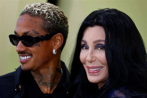 Cher Rompió Con Su Pareja 40 Años Menor Que Ella Infobae