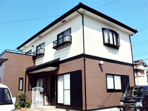 外壁を一色からツートンカラーにしてイメージチェンジ（ファインシリコンフレッシュで外壁塗装）：施工事例｜リフォームを愛知県豊橋市豊川市周辺