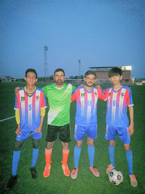 Mr Muhammad Raza Medium