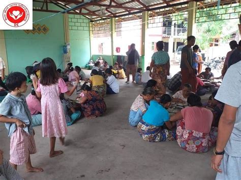 ဆားလင်းကြီးရှိ စစ်ဘေးရှောင် ပြည်သူများကို အစားအသောက်များ ကျွေးမွေး လှူဒါန်း Khit Thit Media
