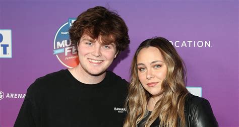 Alex Warren Kouvr Annon Kicked Off The New Year Engaged Alex