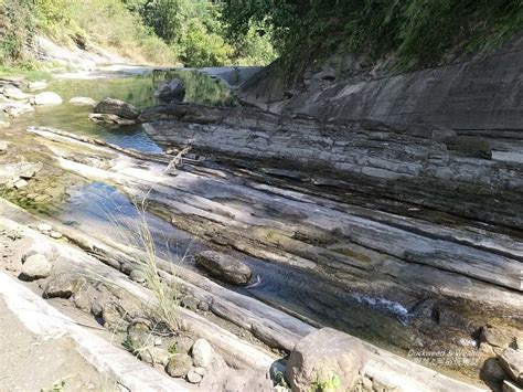 台南｜千層岩瀑布：健行步道探訪大自然秘境之美，岩壁奇景超壯觀！ 輕旅行