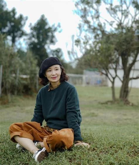 这才是60岁女人该有的穿搭，学三木妈妈这样穿，时尚又有魅力