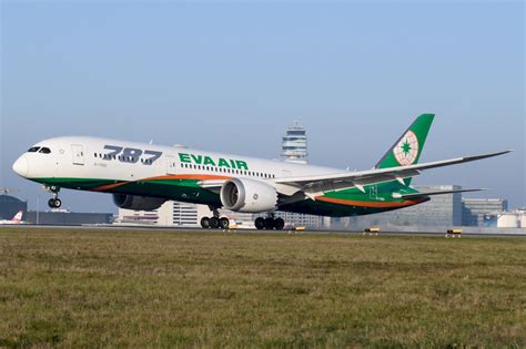 旅客脫序攻擊空服員 長榮航班轉降維也納 新聞 Rti 中央廣播電臺