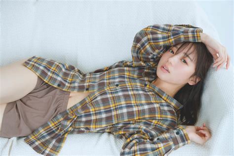 📸 画像：齊藤京子（日向坂46）『white Graph009』｜日向坂46 齊藤京子、等身大の可愛らしさと大人な表情を披露！ 『white