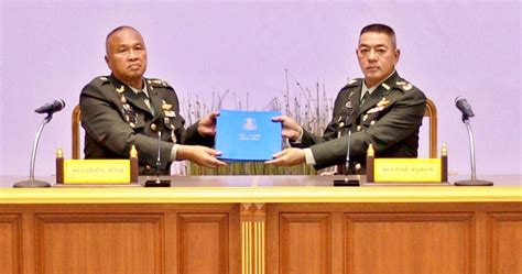 แม่ทัพภาคที่ 4 คนใหม่รับตำแหน่งพร้อมสานต่อนโยบาย อุดมการณ์