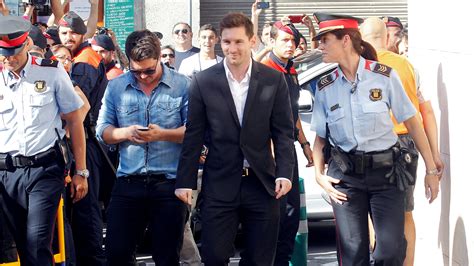La investigación por lavado de dinero contra la Fundación Messi quedó en manos del juez Lijo