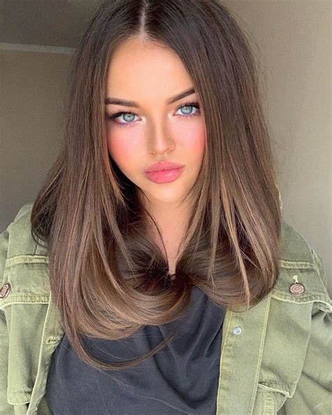 「juuleechkaa 【juulee Chkaa】」のアイデア 27 件 外人風メイク 髪型 ロング 美人 ヘアアレンジ