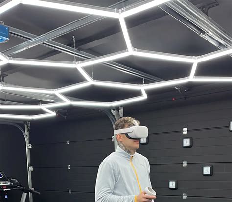 Ederson Incorporates Vr Glasses Into Training Routine