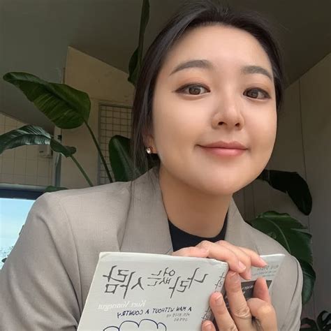 스레드에 책 좋아하고 독서모임 관심있는 스치니들 진쨔진쨔 많던데 그래서 스레드엔 독서모임 공지 피드 올리기만 하면 새로운