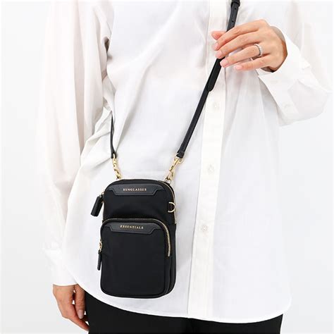【楽天市場】anya Hindmarch アニヤハインドマーチ ナイロンショルダーバッグ 5050925162494 Essentials