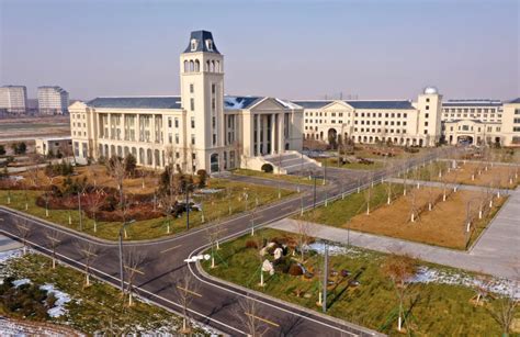 威海新校区明年一中大山谷图库
